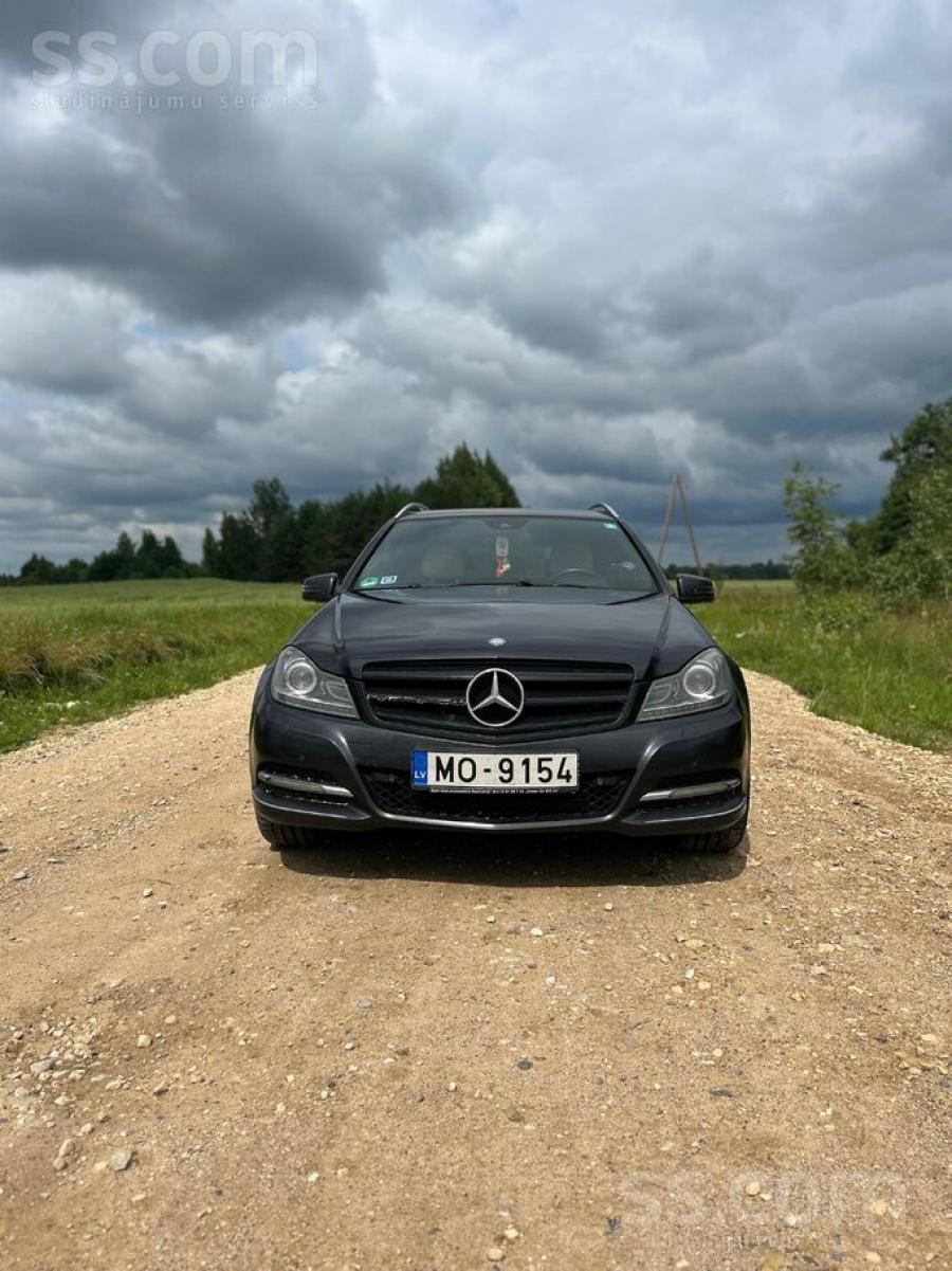 Black Mercedes-Benz c-220 2011 in Riga, with an engine capacity of 2.20 L and mileage of 279 thousand km for 6500 €, photo 19 on AUTOMOTO.COM.LV