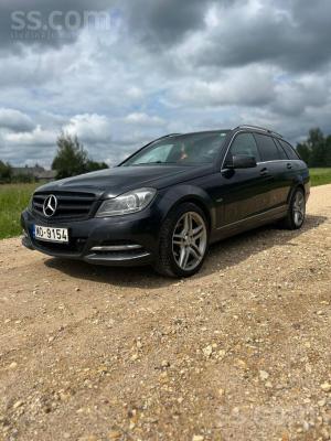 Black Mercedes-Benz c-220 2011 in Riga, with an engine capacity of 2.20 L and mileage of 279 thousand km for 6500 €, photo 23 on AUTOMOTO.COM.LV