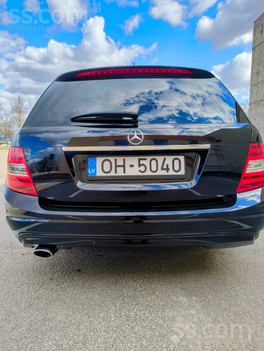 Black Mercedes-Benz c-220 2011 in Cesis, with an engine capacity of 2.20 L and mileage of 252 thousand km for 7500 €, photo 3 on AUTOMOTO.COM.LV