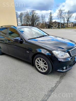 Black Mercedes-Benz c-220 2011 in Cesis, with an engine capacity of 2.20 L and mileage of 252 thousand km for 7500 €, photo 6 on AUTOMOTO.COM.LV