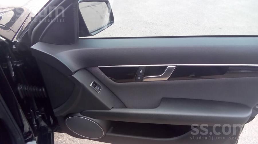 Black Mercedes-Benz c-220 2011 in Cesis, with an engine capacity of 2.20 L and mileage of 252 thousand km for 7500 €, photo 9 on AUTOMOTO.COM.LV
