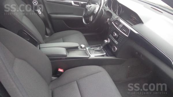 Black Mercedes-Benz c-220 2011 in Cesis, with an engine capacity of 2.20 L and mileage of 252 thousand km for 7500 €, photo 10 on AUTOMOTO.COM.LV