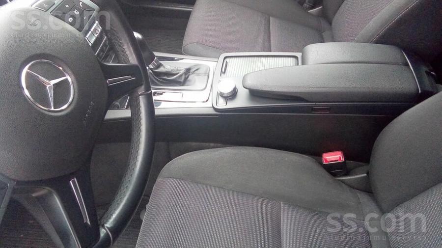 Black Mercedes-Benz c-220 2011 in Cesis, with an engine capacity of 2.20 L and mileage of 252 thousand km for 7500 €, photo 15 on AUTOMOTO.COM.LV