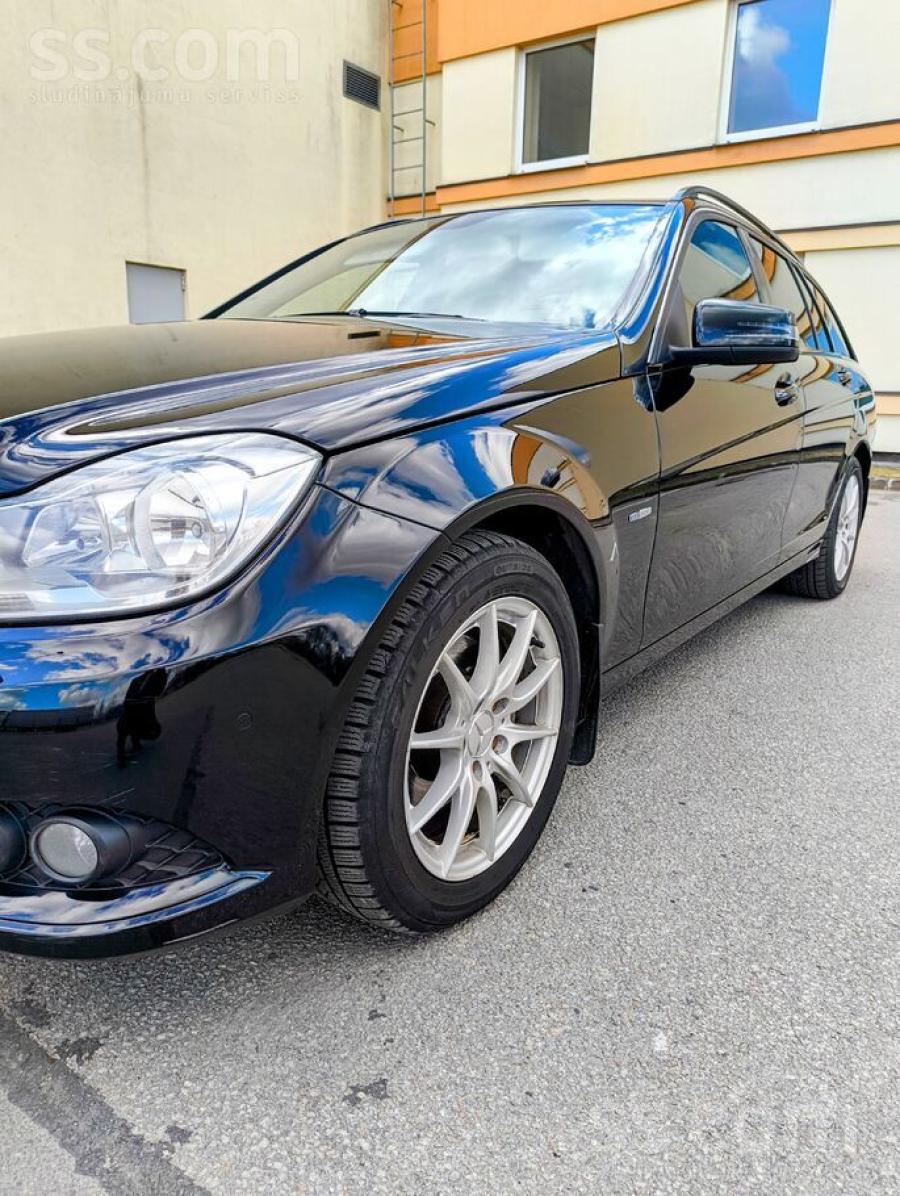Black Mercedes-Benz c-220 2011 in Cesis, with an engine capacity of 2.20 L and mileage of 252 thousand km for 7500 €, photo 19 on AUTOMOTO.COM.LV