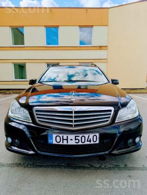 Black Mercedes-Benz c-220 2011 in Cesis, with an engine capacity of 2.20 L and mileage of 252 thousand km for 7500 €, photo 20 on AUTOMOTO.COM.LV