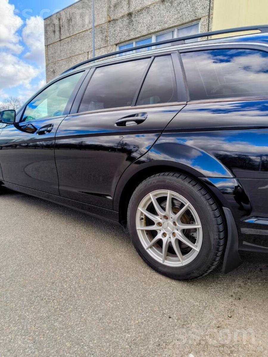 Black Mercedes-Benz c-220 2011 in Cesis, with an engine capacity of 2.20 L and mileage of 252 thousand km for 7500 €, photo 21 on AUTOMOTO.COM.LV
