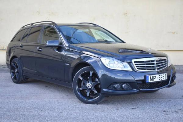 Black Mercedes-Benz c-220 2011 in Talsi, with an engine capacity of 2.10 L and mileage of 363 thousand km for 5500 €, photo 1 on AUTOMOTO.COM.LV