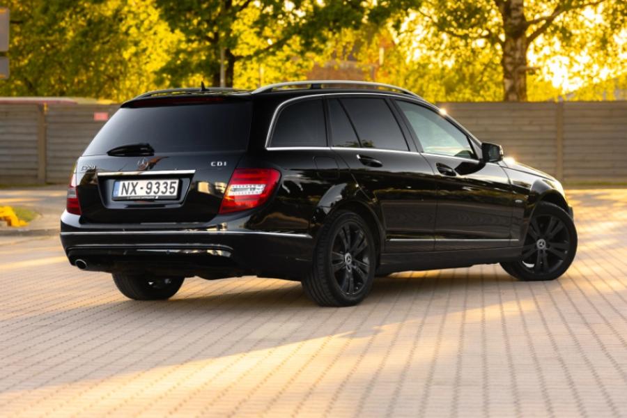 Melns Mercedes-Benz c-220 2011 Rīga, ar dzinēja tilpumu 2.20 L un nobraukumu 332 tūkst. km par 6900 €, foto 6 vietnē AUTOMOTO.COM.LV