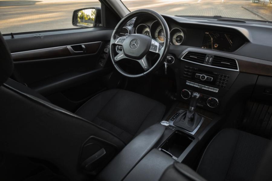 Melns Mercedes-Benz c-220 2011 Rīga, ar dzinēja tilpumu 2.20 L un nobraukumu 332 tūkst. km par 6900 €, foto 8 vietnē AUTOMOTO.COM.LV