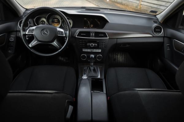 Melns Mercedes-Benz c-220 2011 Rīga, ar dzinēja tilpumu 2.20 L un nobraukumu 332 tūkst. km par 6900 €, foto 8 vietnē AUTOMOTO.COM.LV