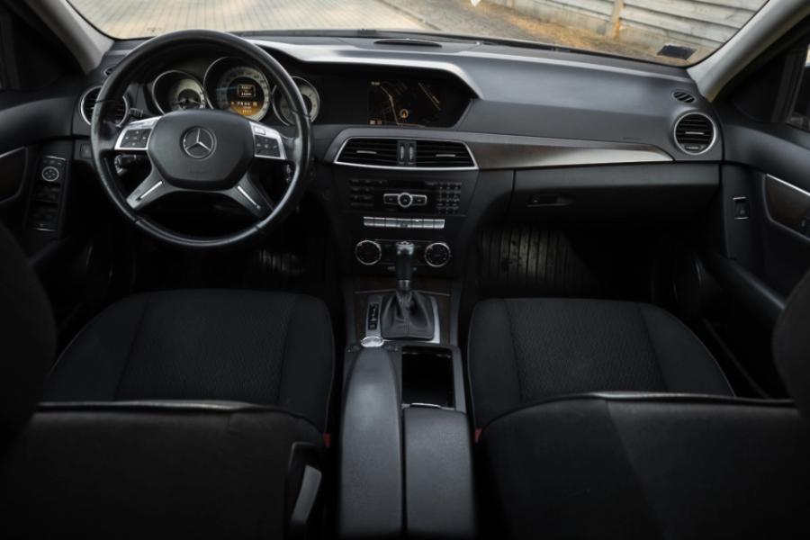 Melns Mercedes-Benz c-220 2011 Rīga, ar dzinēja tilpumu 2.20 L un nobraukumu 332 tūkst. km par 6900 €, foto 9 vietnē AUTOMOTO.COM.LV