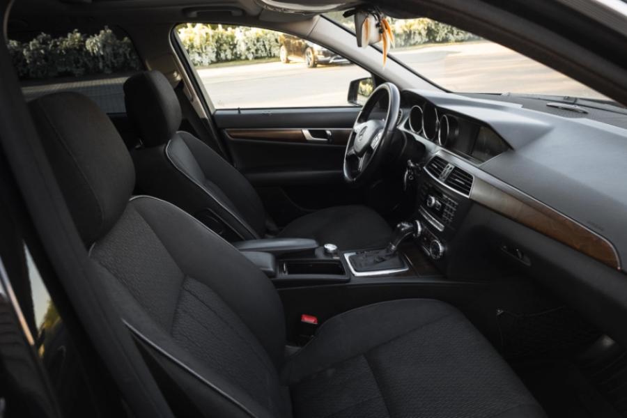 Melns Mercedes-Benz c-220 2011 Rīga, ar dzinēja tilpumu 2.20 L un nobraukumu 332 tūkst. km par 6900 €, foto 12 vietnē AUTOMOTO.COM.LV
