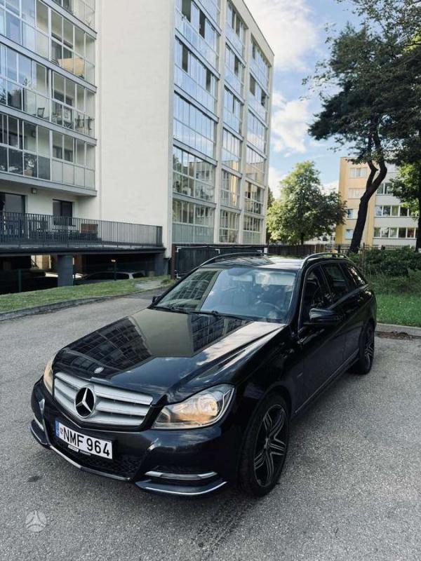 Black Mercedes-Benz c-220 2011 in Kaunas, with an engine capacity of 2.14 L and mileage of 266 thousand km for 4750 €, photo 1 on AUTOMOTO.COM.LV