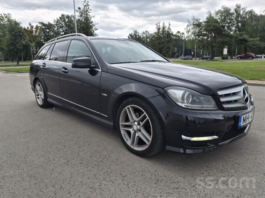 Melns Mercedes-Benz c-220 2011 Rīga, ar dzinēja tilpumu 2.20 L un nobraukumu 298 tūkst. km par 6890 €, foto 4 vietnē AUTOMOTO.COM.LV
