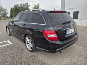 Melns Mercedes-Benz c-220 2011 Rīga, ar dzinēja tilpumu 2.20 L un nobraukumu 298 tūkst. km par 6890 €, foto 6 vietnē AUTOMOTO.COM.LV