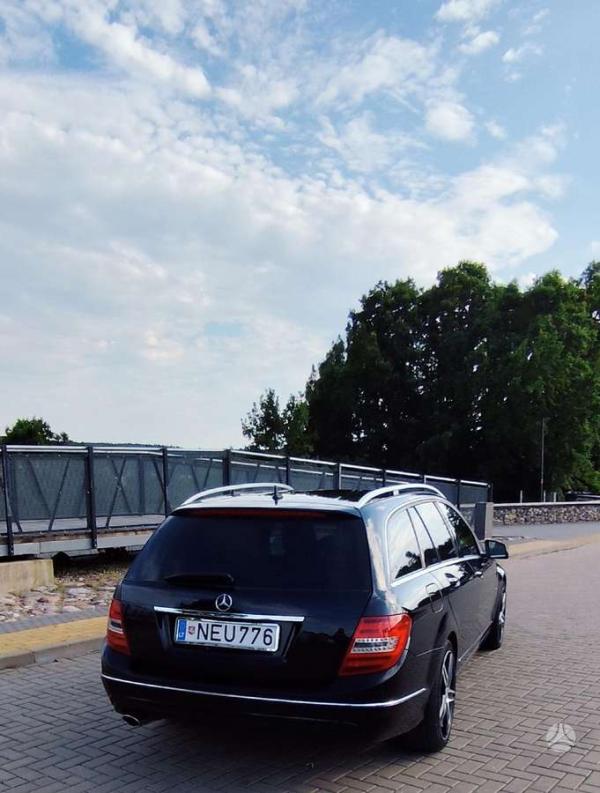 Black Mercedes-Benz c-220 2011 in Anyksciai, with an engine capacity of 2.10 L and mileage of 419 thousand km for 5900 €, photo 4 on AUTOMOTO.COM.LV