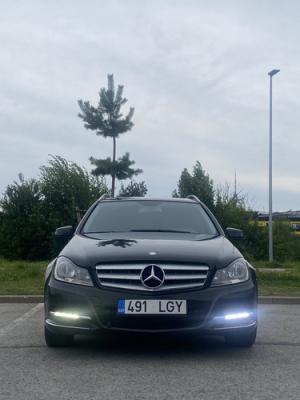 Melns Mercedes-Benz c-220 2011 Tallina, ar dzinēja tilpumu 0.00 L un nobraukumu 279 tūkst. km par 6400 €, foto  vietnē AUTOMOTO.COM.LV