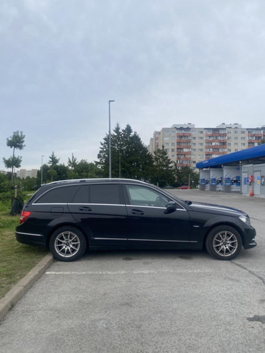 Melns Mercedes-Benz c-220 2011 Tallina, ar dzinēja tilpumu 0.00 L un nobraukumu 279 tūkst. km par 6400 €, foto 3 vietnē AUTOMOTO.COM.LV