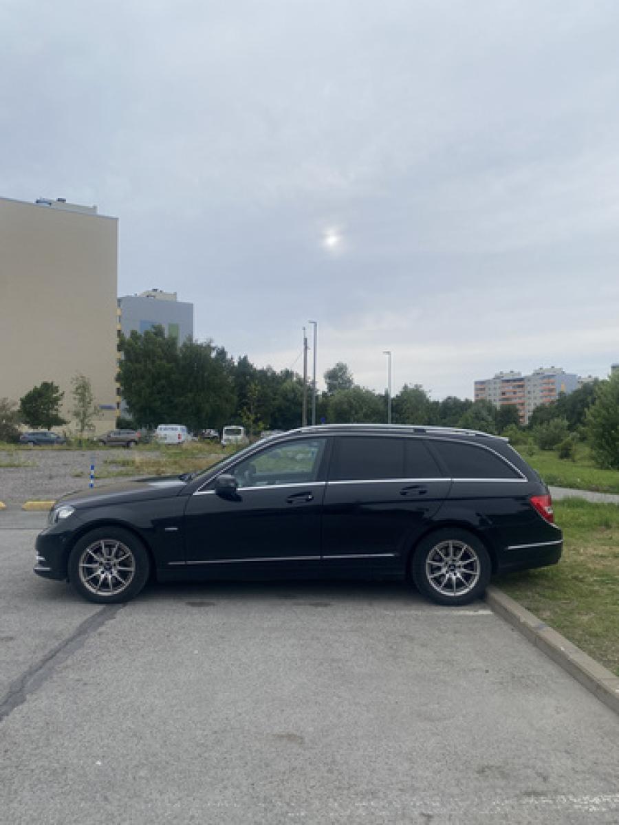 Melns Mercedes-Benz c-220 2011 Tallina, ar dzinēja tilpumu 0.00 L un nobraukumu 279 tūkst. km par 6400 €, foto 4 vietnē AUTOMOTO.COM.LV