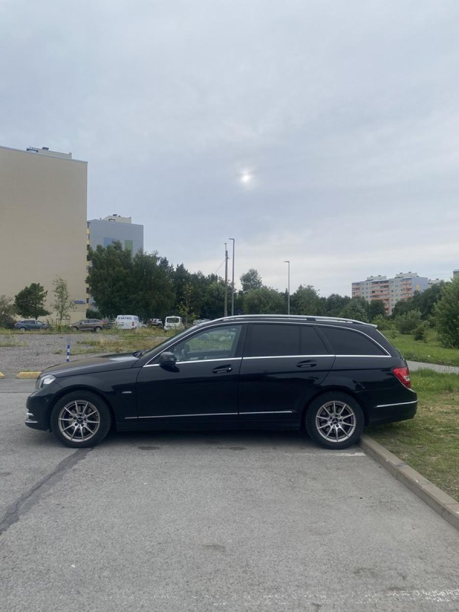 Melns Mercedes-Benz c-220 2011 Tallina, ar dzinēja tilpumu 0.00 L un nobraukumu 279 tūkst. km par 6400 €, foto 18 vietnē AUTOMOTO.COM.LV