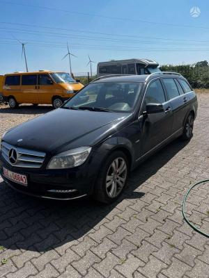 Melns Mercedes-Benz c-220 2011 Jurbarkas, ar dzinēja tilpumu 2.20 L un nobraukumu 390 tūkst. km par 2999 €, foto  vietnē AUTOMOTO.COM.LV