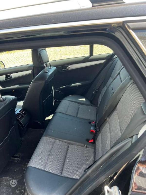 Melns Mercedes-Benz c-220 2011 Jurbarkas, ar dzinēja tilpumu 2.20 L un nobraukumu 390 tūkst. km par 2999 €, foto 9 vietnē AUTOMOTO.COM.LV