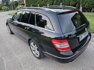 Черный Мерседес Ц 220 2011 в Мажейкяй, объемом двигателя 2.20 л и пробегом 221 тыс. км за 4200 €, фото 16 на AUTOMOTO.COM.LV