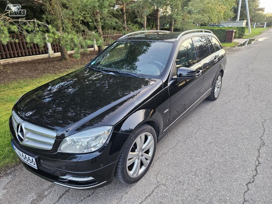 Melns Mercedes-Benz c-220 2011 Mažeikiai, ar dzinēja tilpumu 2.20 L un nobraukumu 221 tūkst. km par 4200 €, foto 3 vietnē AUTOMOTO.COM.LV