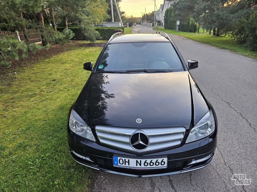 Melns Mercedes-Benz c-220 2011 Mažeikiai, ar dzinēja tilpumu 2.20 L un nobraukumu 221 tūkst. km par 4200 €, foto 4 vietnē AUTOMOTO.COM.LV