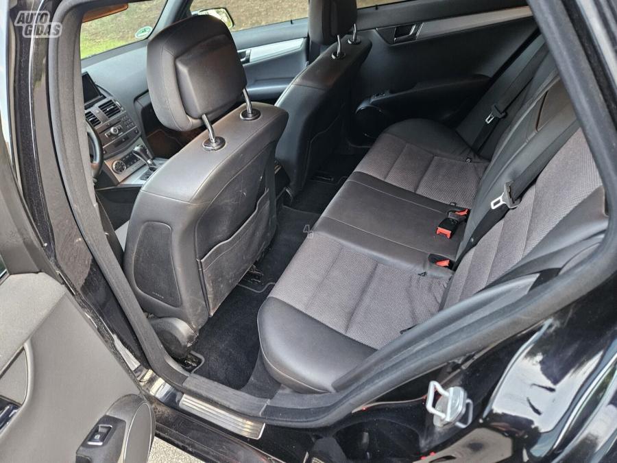 Melns Mercedes-Benz c-220 2011 Mažeikiai, ar dzinēja tilpumu 2.20 L un nobraukumu 221 tūkst. km par 4200 €, foto 18 vietnē AUTOMOTO.COM.LV