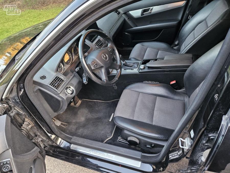 Melns Mercedes-Benz c-220 2011 Mažeikiai, ar dzinēja tilpumu 2.20 L un nobraukumu 221 tūkst. km par 4200 €, foto 19 vietnē AUTOMOTO.COM.LV