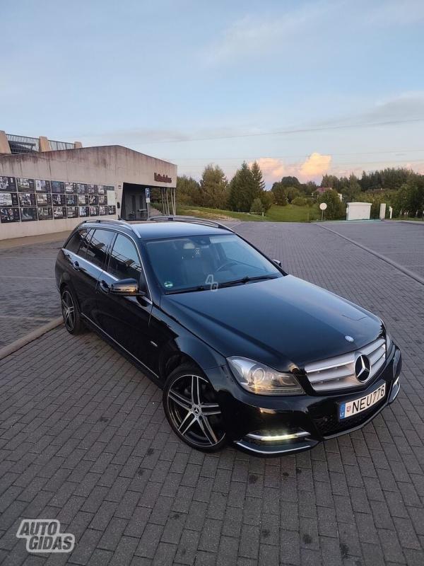 Melns Mercedes-Benz c-220 2011 Anykščiai, ar dzinēja tilpumu 2.10 L un nobraukumu 419 tūkst. km par 4950 €, foto 1 vietnē AUTOMOTO.COM.LV