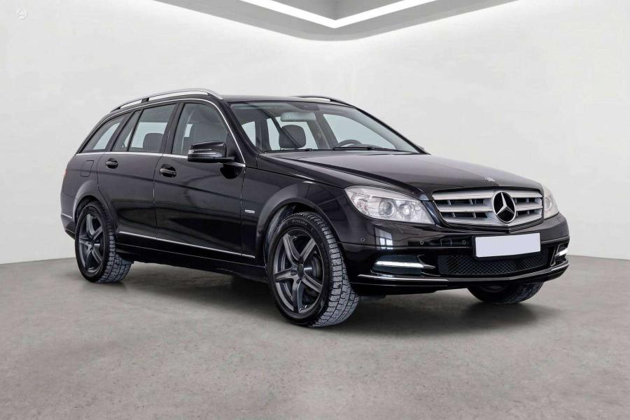 Black Mercedes-Benz c-220 2011 in Kaunas, with an engine capacity of 2.10 L and mileage of 387 thousand km for 5290 €, photo 3 on AUTOMOTO.COM.LV
