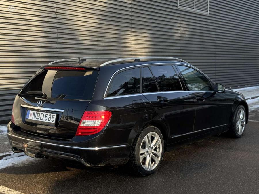 Black Mercedes-Benz c-220 2012 in Vilnius, with an engine capacity of 2.14 L and mileage of 361 thousand km for 6200 €, photo 4 on AUTOMOTO.COM.LV