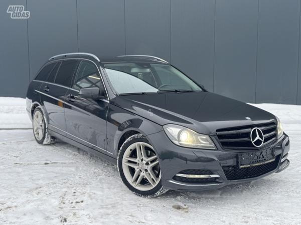 Black Mercedes-Benz c-220 2012 in Panevezys, with an engine capacity of 2.20 L and mileage of 332 thousand km for 5700 €, photo 1 on AUTOMOTO.COM.LV