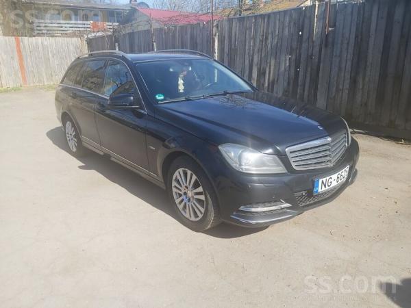 Melns Mercedes-Benz c-220 2012 Rīga, ar dzinēja tilpumu 2.20 L un nobraukumu 256 tūkst. km par 6200 €, foto 2 vietnē AUTOMOTO.COM.LV