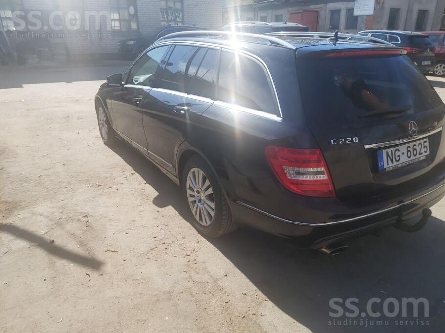 Black Mercedes-Benz c-220 2012 in Riga, with an engine capacity of 2.20 L and mileage of 256 thousand km for 6200 €, photo 6 on AUTOMOTO.COM.LV
