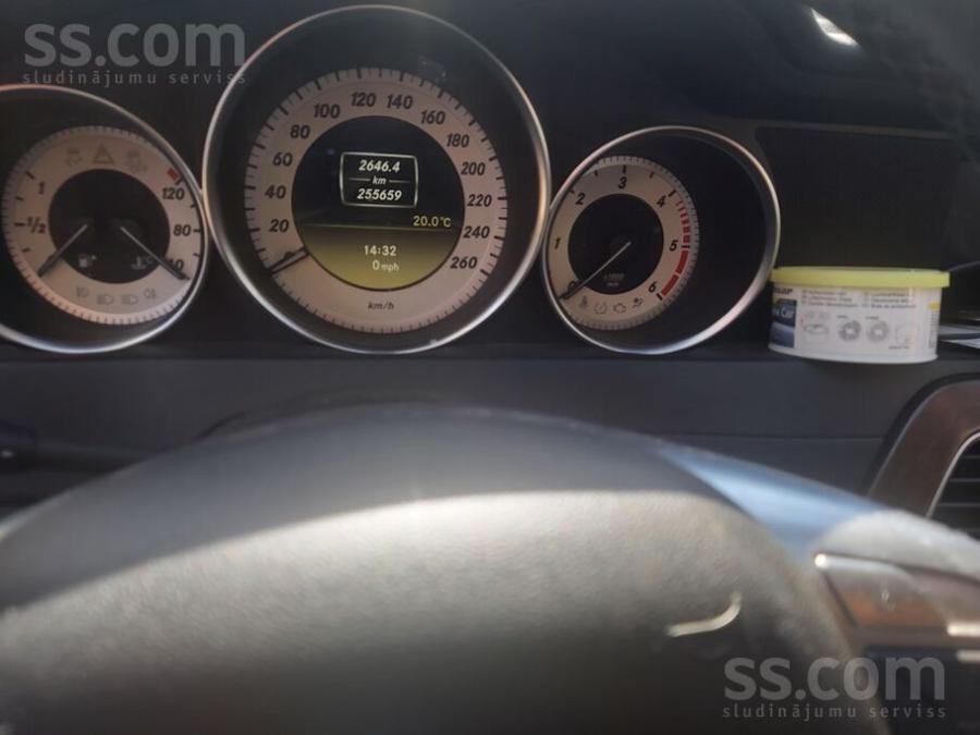 Black Mercedes-Benz c-220 2012 in Riga, with an engine capacity of 2.20 L and mileage of 256 thousand km for 6200 €, photo 8 on AUTOMOTO.COM.LV