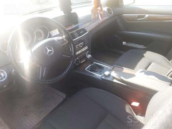 Melns Mercedes-Benz c-220 2012 Rīga, ar dzinēja tilpumu 2.20 L un nobraukumu 256 tūkst. km par 6200 €, foto 8 vietnē AUTOMOTO.COM.LV