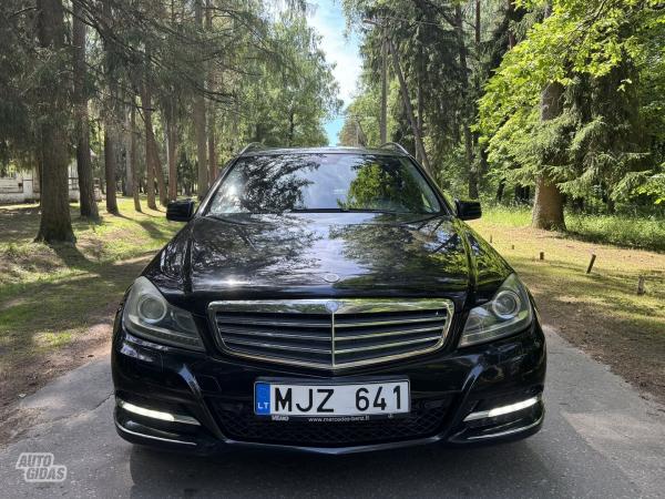 Melns Mercedes-Benz c-220 2012 Panevēža, ar dzinēja tilpumu 2.20 L un nobraukumu 415 tūkst. km par 5450 €, foto 2 vietnē AUTOMOTO.COM.LV