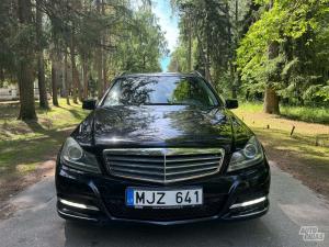 Черный Мерседес Ц 220 2012 в Паневежис, объемом двигателя 2.20 л и пробегом 415 тыс. км за 5350 €, фото 3 на AUTOMOTO.COM.LV