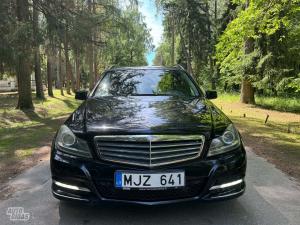 Черный Мерседес Ц 220 2012 в Паневежис, объемом двигателя 2.20 л и пробегом 0 тыс. км за 5350 €, фото 3 на AUTOMOTO.COM.LV