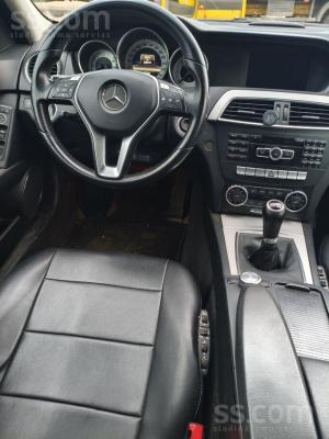 Melns Mercedes-Benz c-220 2012 Rīga, ar dzinēja tilpumu 2.20 L un nobraukumu 425 tūkst. km par 4100 €, foto 6 vietnē AUTOMOTO.COM.LV