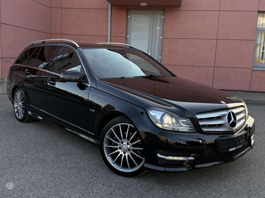 Black Mercedes-Benz c-220 2012 in Utena, with an engine capacity of 2.14 L and mileage of 332 thousand km for 5990 €, photo 3 on AUTOMOTO.COM.LV