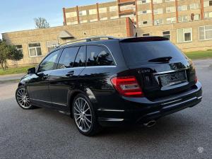 Black Mercedes-Benz c-220 2012 in Utena, with an engine capacity of 2.14 L and mileage of 332 thousand km for 5990 €, photo 7 on AUTOMOTO.COM.LV