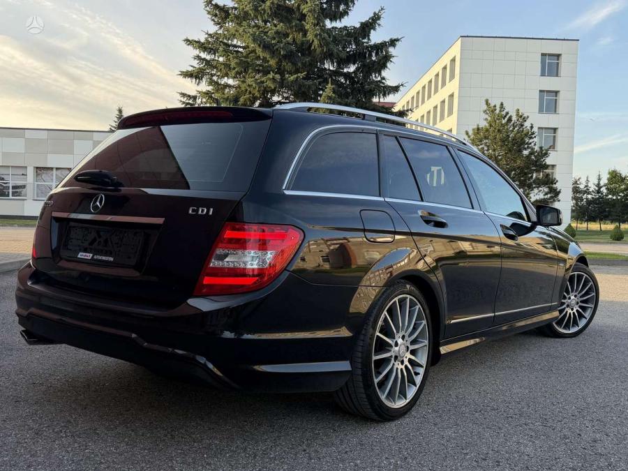 Black Mercedes-Benz c-220 2012 in Utena, with an engine capacity of 2.14 L and mileage of 332 thousand km for 5990 €, photo 8 on AUTOMOTO.COM.LV
