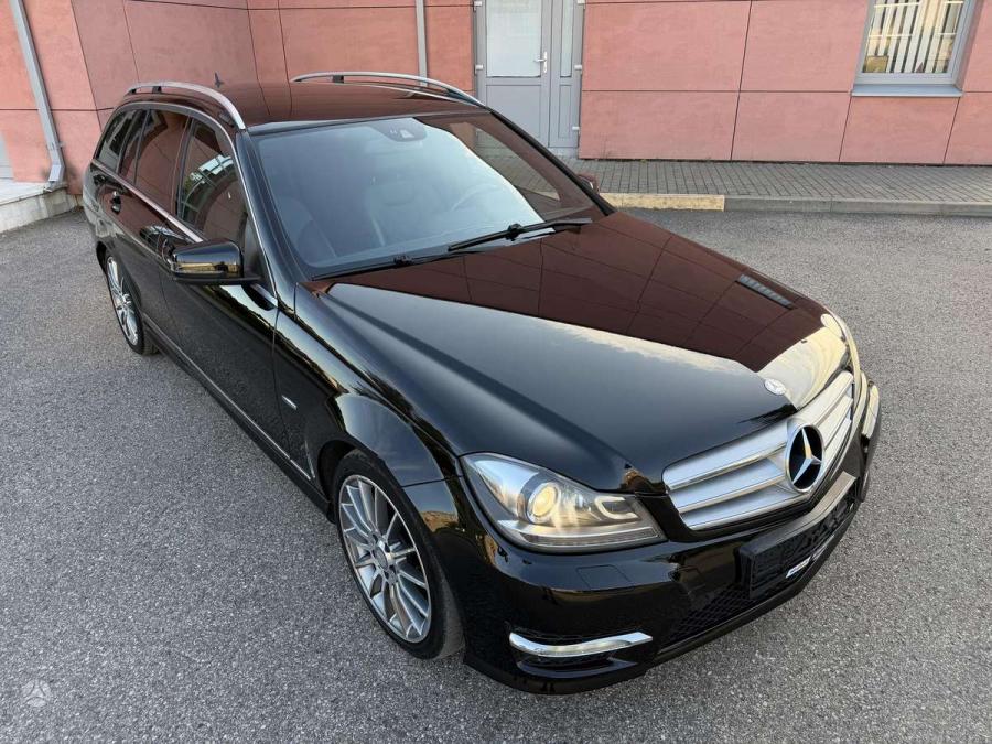 Black Mercedes-Benz c-220 2012 in Utena, with an engine capacity of 2.14 L and mileage of 332 thousand km for 5990 €, photo 18 on AUTOMOTO.COM.LV