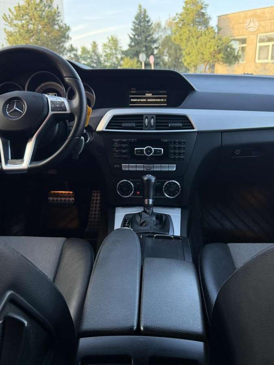 Black Mercedes-Benz c-220 2012 in Utena, with an engine capacity of 2.14 L and mileage of 332 thousand km for 5990 €, photo 32 on AUTOMOTO.COM.LV