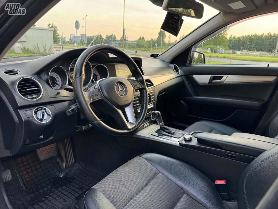 Melns Mercedes-Benz c-220 2012 Panevēža, ar dzinēja tilpumu 2.20 L un nobraukumu 0 tūkst. km par 4750 €, foto 13 vietnē AUTOMOTO.COM.LV