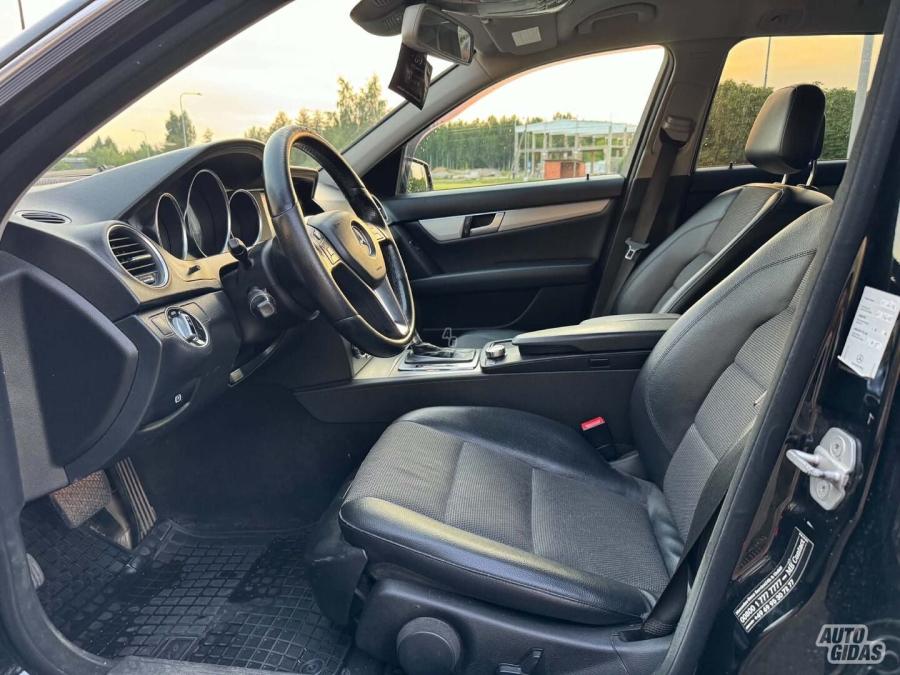 Melns Mercedes-Benz c-220 2012 Panevēža, ar dzinēja tilpumu 2.20 L un nobraukumu 0 tūkst. km par 4750 €, foto 14 vietnē AUTOMOTO.COM.LV